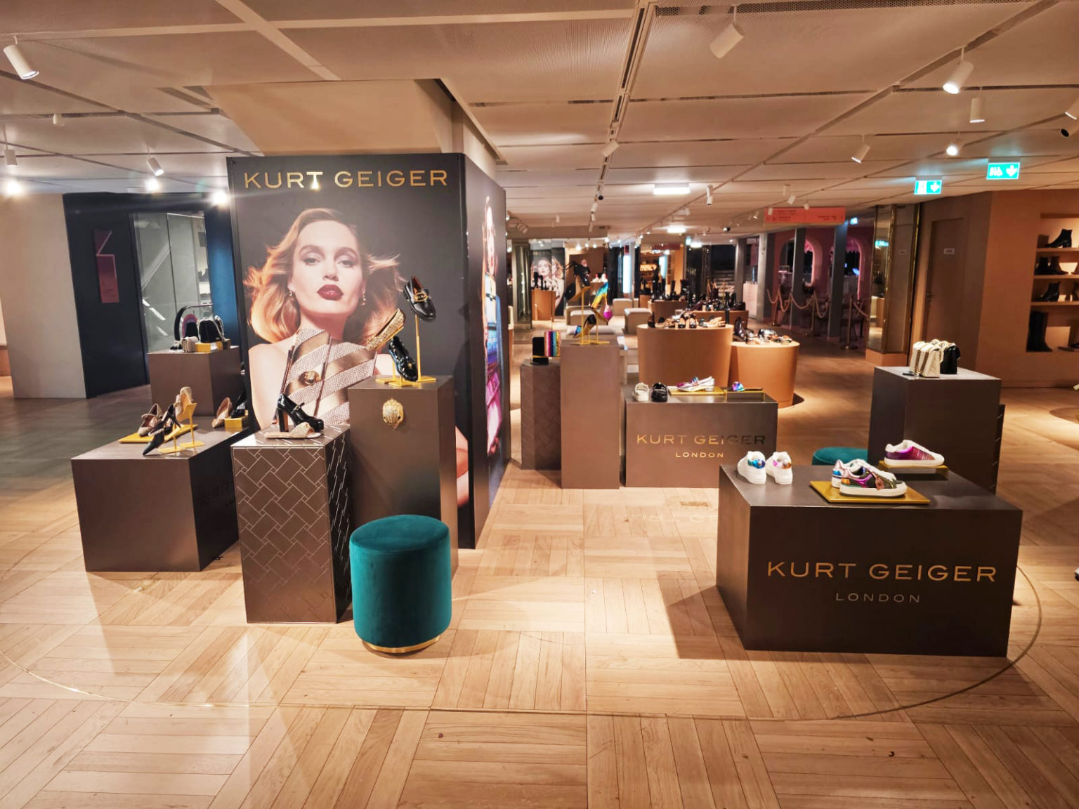 Kurt Geiger Paris - Graphica Display